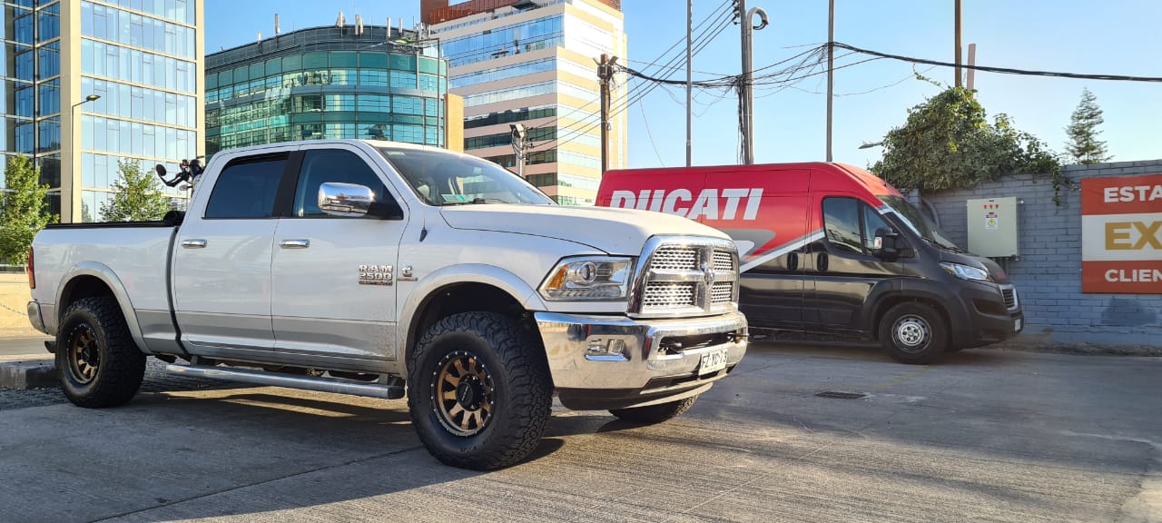 RAM 2500 + RACELINE – acr4x4